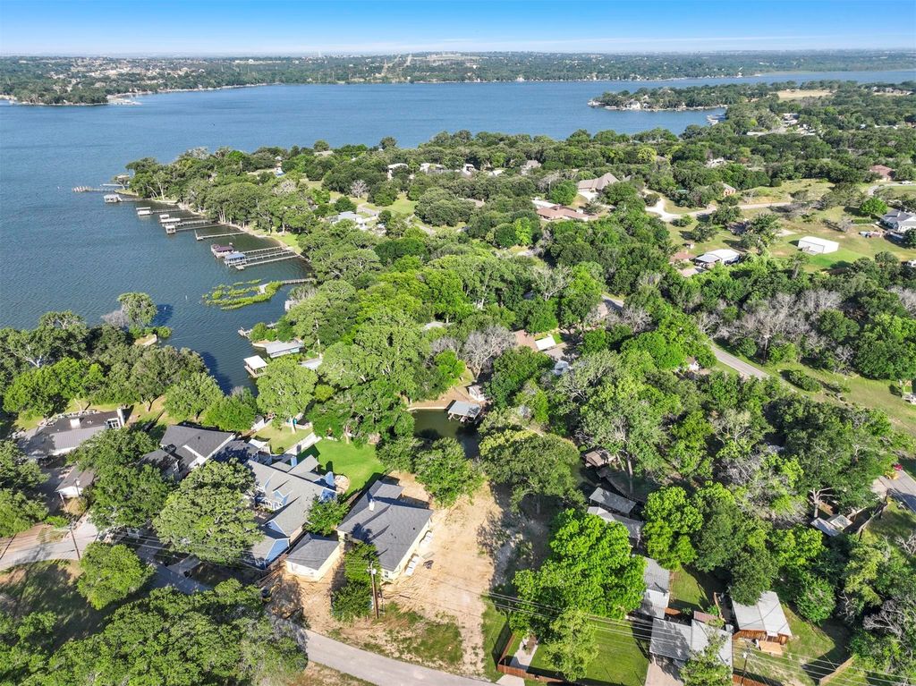 1115 E Lake Dr, Weatherford, TX 76087 | MLS# 20927252 | Trulia