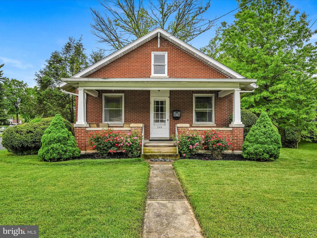 349 W Main St, Mount Joy, PA 17552 - See Est. Value, Schools & More