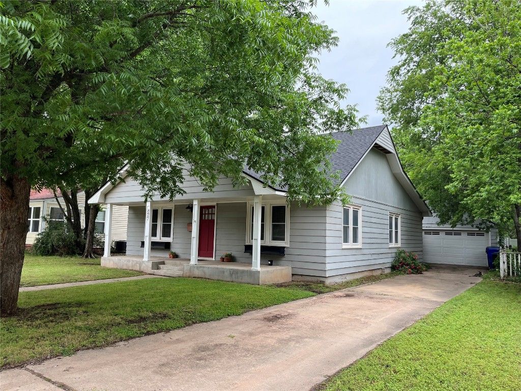 827 W Eufaula St, Norman, OK 73069 - See Est. Value, Schools & More