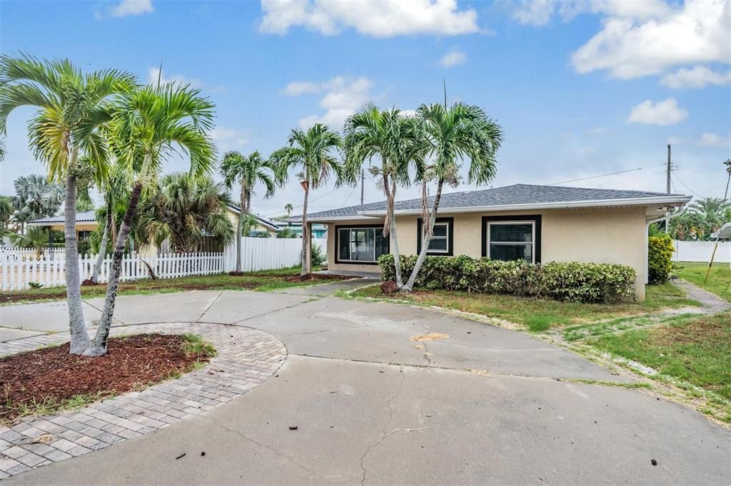 442 46th Ave, Saint Pete Beach, FL 33706 - See Est. Value, Schools & More