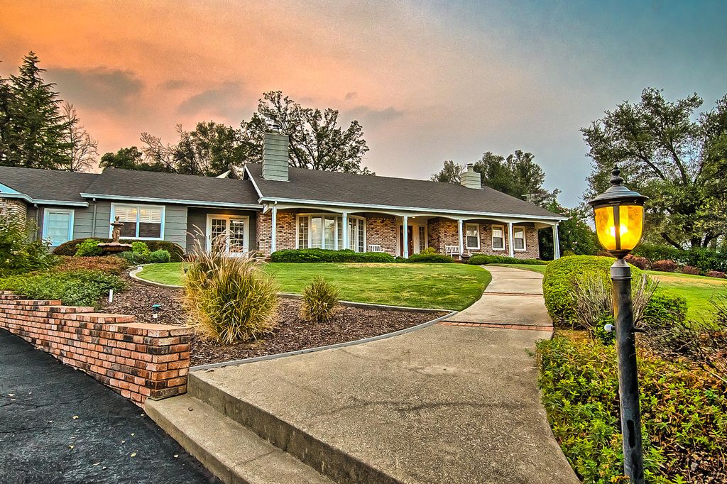 15594 Mountain Shadows Dr, Redding, CA 96001 | Trulia