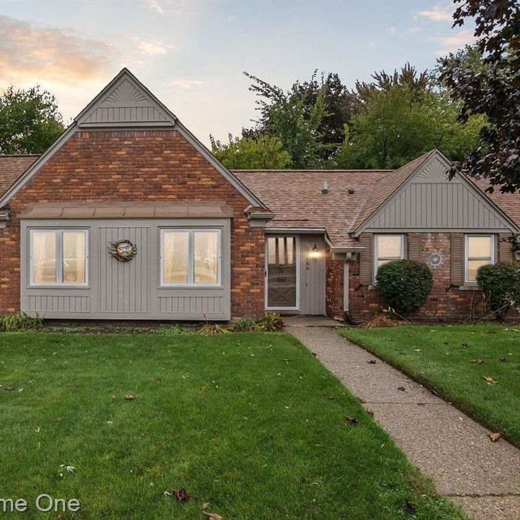 19666 Blossom Ln, Grosse Pointe Woods, MI 48236 - See Est. Value ...