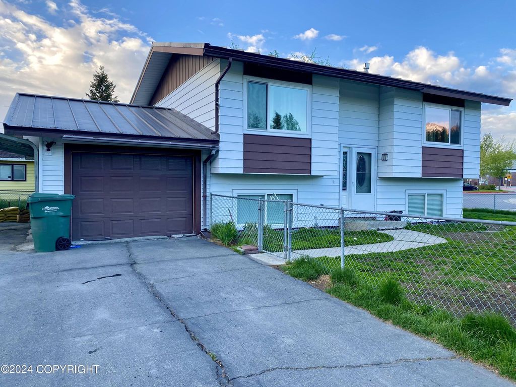 8431 E 5th Ave, Anchorage, AK 99504 - See Est. Value, Schools & More