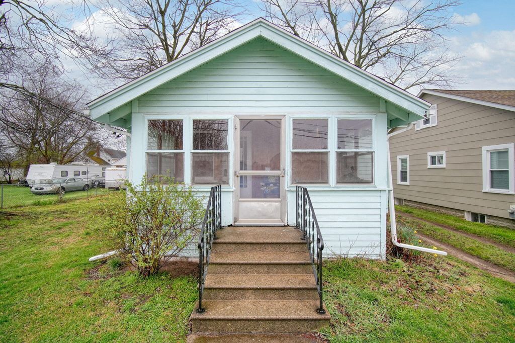 528 Fern Ave, Jackson, MI 49202 - See Est. Value, Schools & More