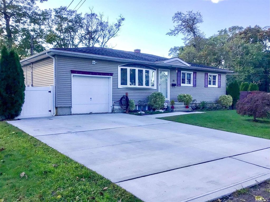 25 Rossmore Avenue, Central Islip, NY 11722 | Trulia