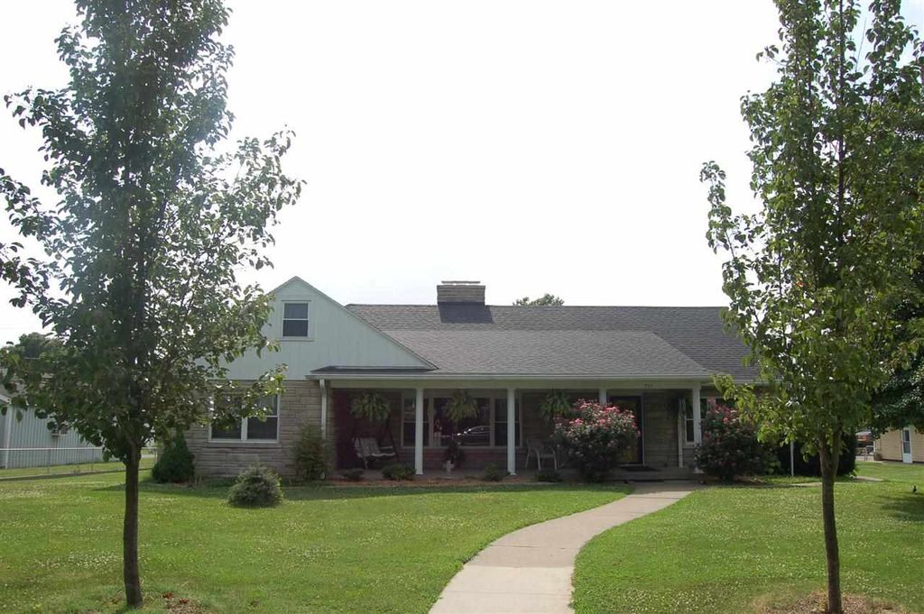 937 10th St, Tell City, IN 47586 - See Est. Value, Schools & More