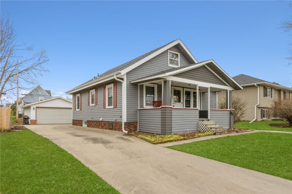 1345 10th St, Marion, IA 52302 | Trulia