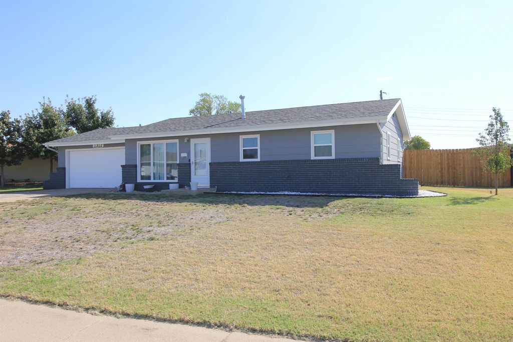 1312 Steven Dr, Hays, KS 67601 - See Est. Value, Schools & More