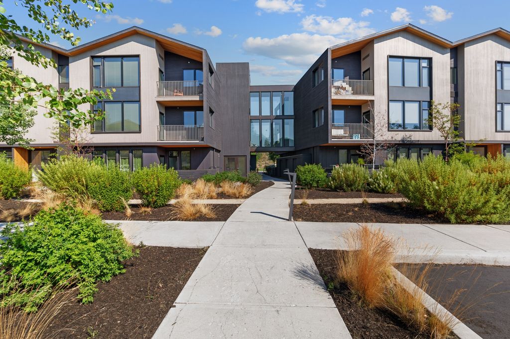 3001 NW Clearwater Dr #1250-205, Bend, OR 97703 - See Est. Value, Schools & More