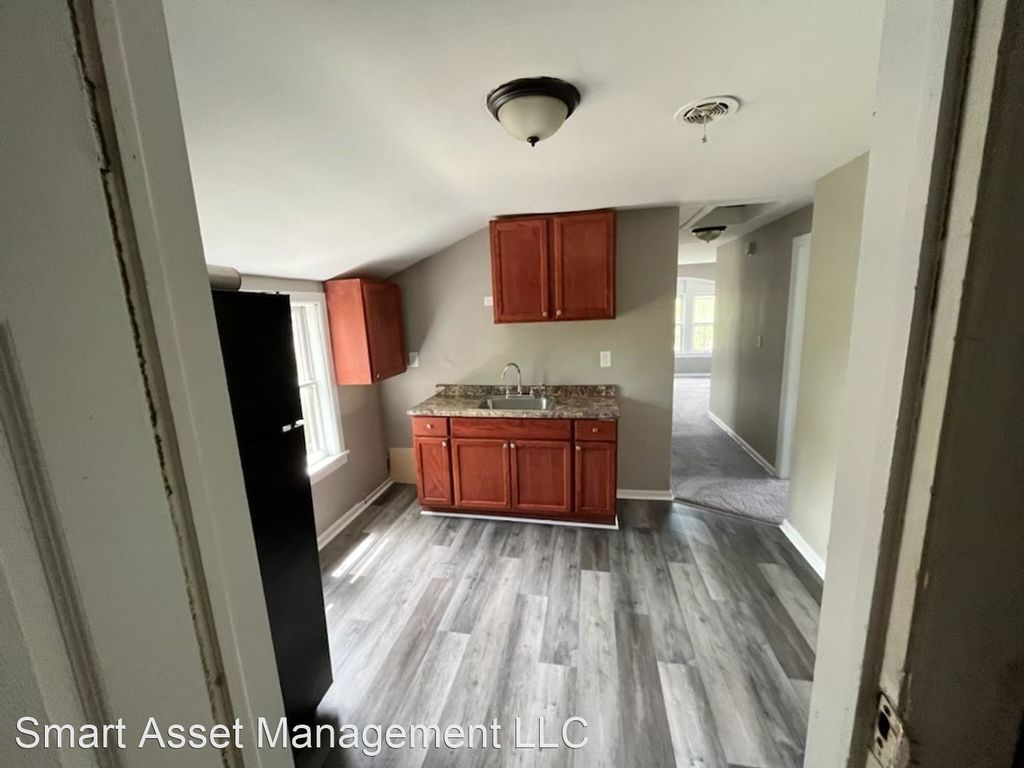 6616 N 56th St, Milwaukee, WI 53223 - See Est. Value, Schools & More