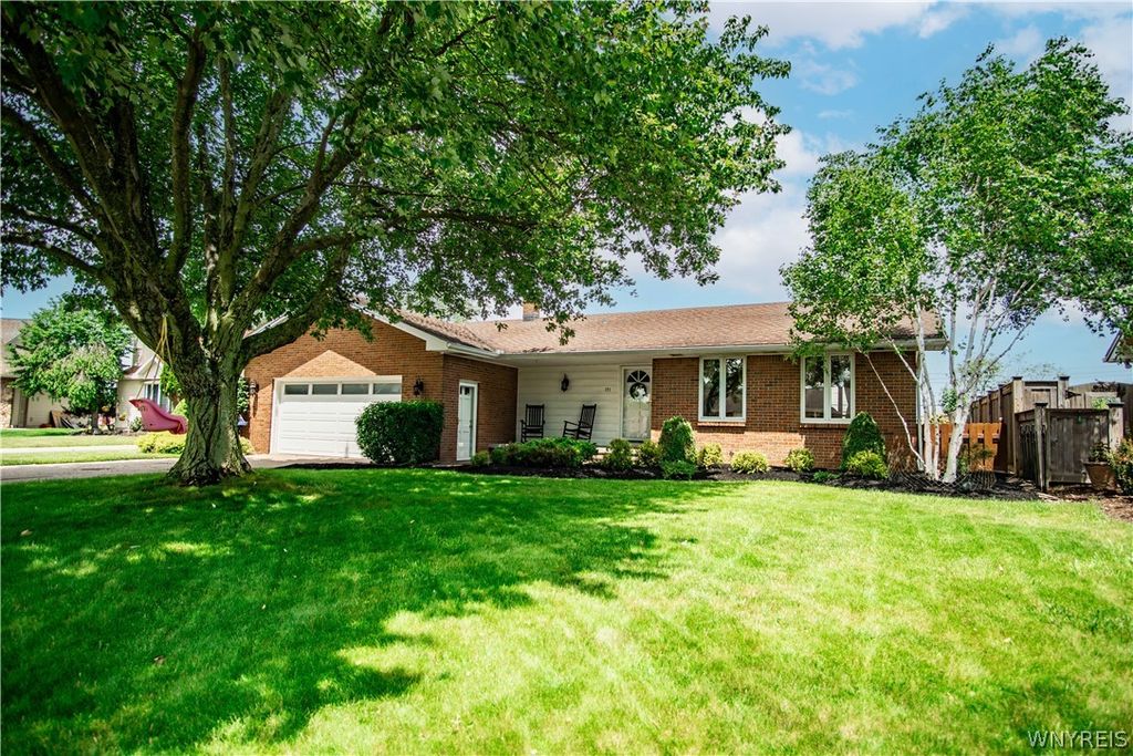171 Pinewood Dr, Buffalo, NY 14224 - See Est. Value, Schools & More