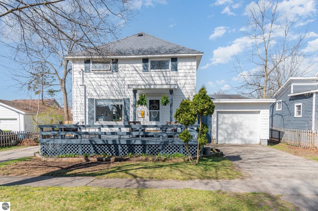 205 Tawas St, East Tawas, MI 48730 - See Est. Value, Schools & More