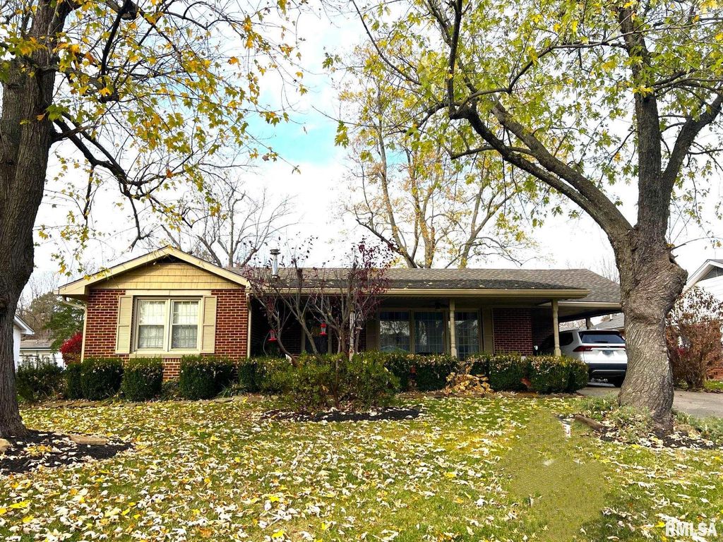 109 Carter Dr, Metropolis, IL 62960 - See Est. Value, Schools & More