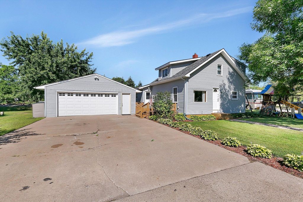 811 6th St NE, Little Falls, MN 56345 | Trulia