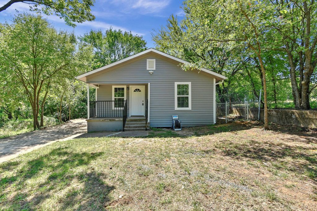 707 W Parnell St, Denison, TX 75020 - See Est. Value, Schools & More