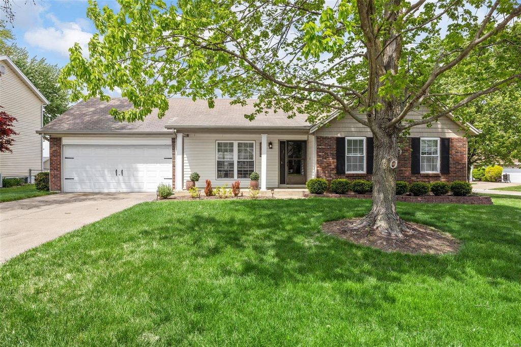 1219 Cloverbrook Dr, Saint Charles, MO 63304 - See Est. Value, Schools ...