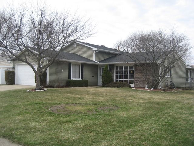 730 Country Ln N, Roselle, IL 60172 - See Est. Value, Schools & More