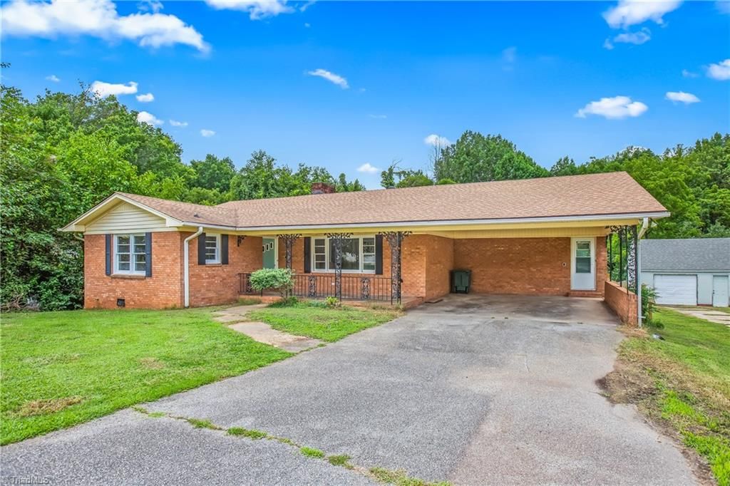 5509 Old Thomasville Rd, Archdale, NC 27263 | MLS# 1150322 | Trulia