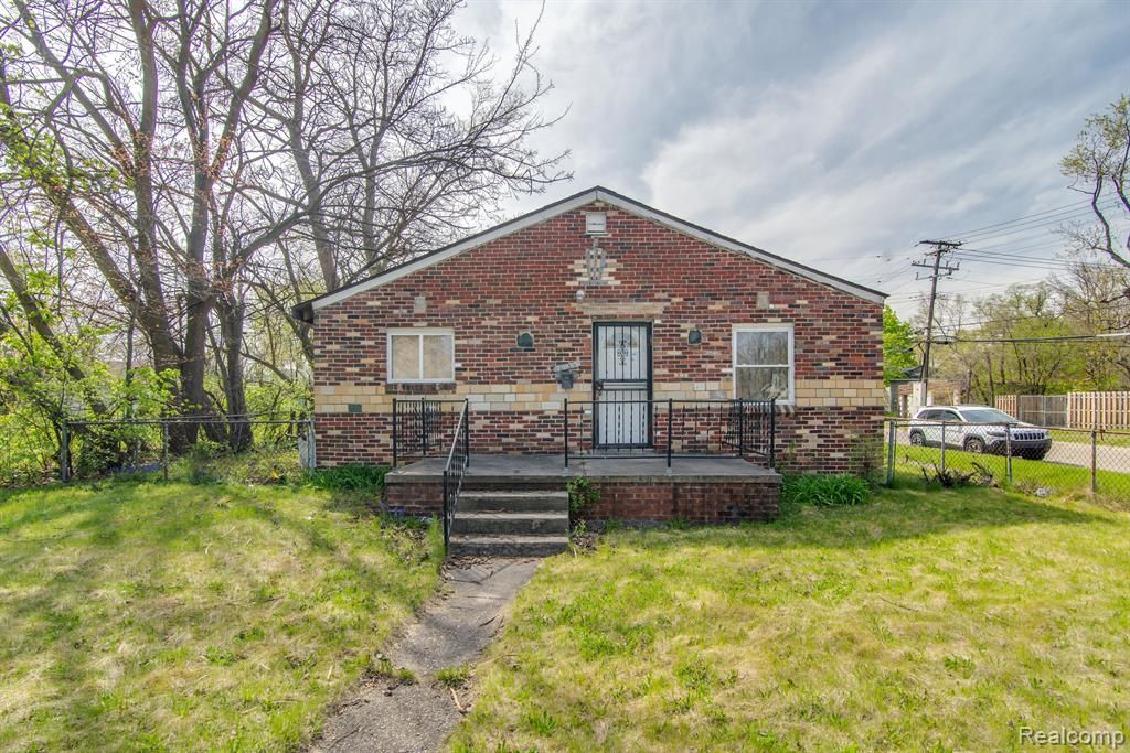 20885 Westview Ave, Ferndale, MI 48220 - See Est. Value, Schools & More