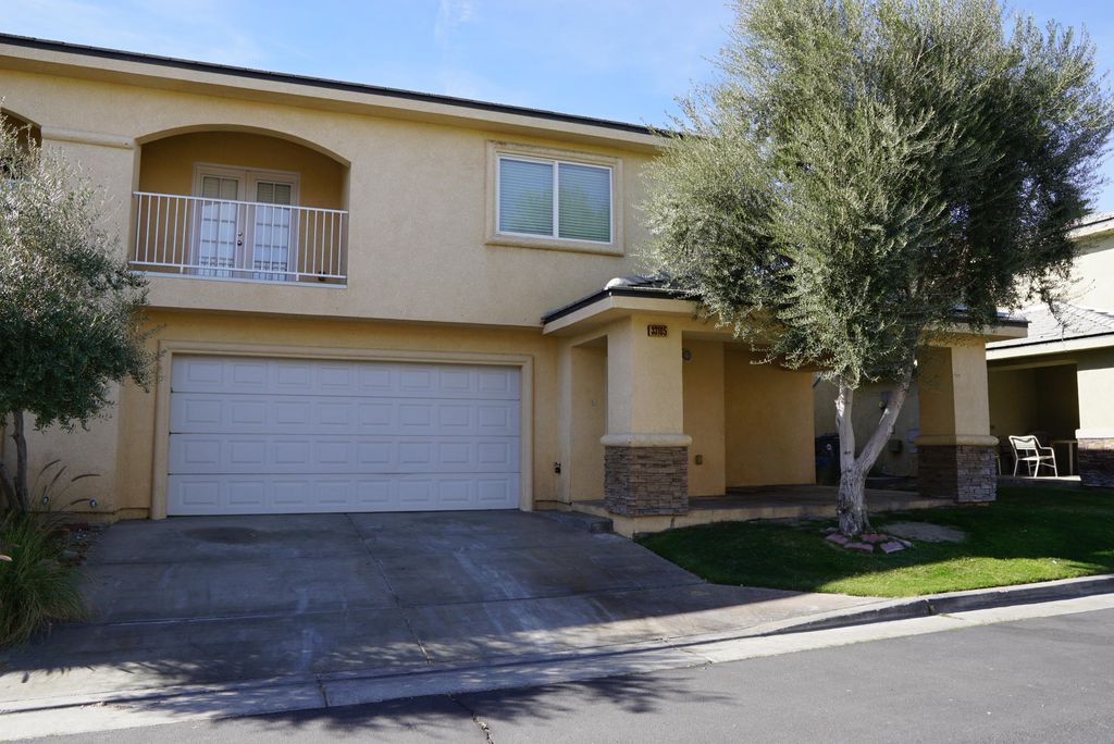 33105 Campus Ln, Cathedral City, CA 92234 - See Est. Value, Schools & More
