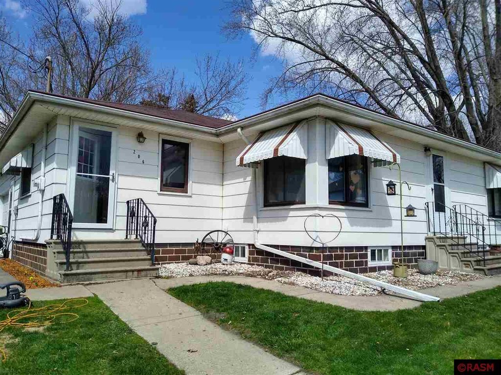206 E 1st St, Delavan, MN 56023 | Trulia