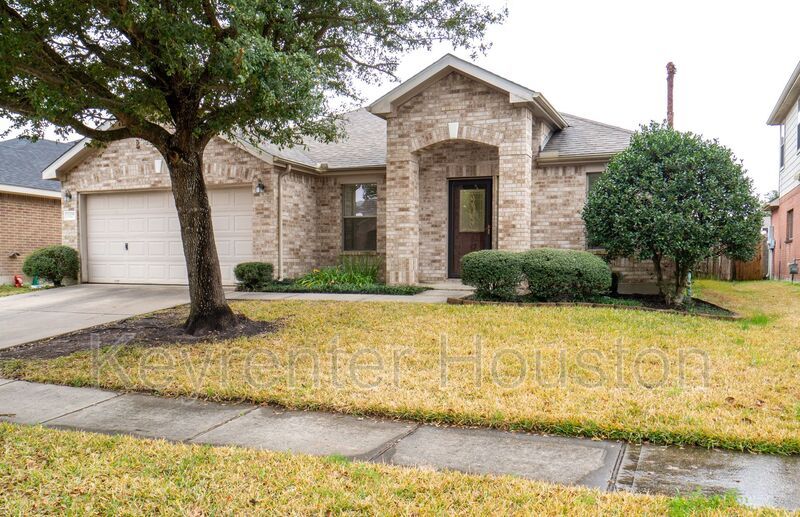 1327 Hawks Nest Dr, Houston, TX 77067 - See Est. Value, Schools & More