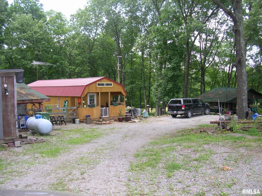 3075 Dutchman Lake Rd, Vienna, IL 62995 - See Est. Value, Schools & More