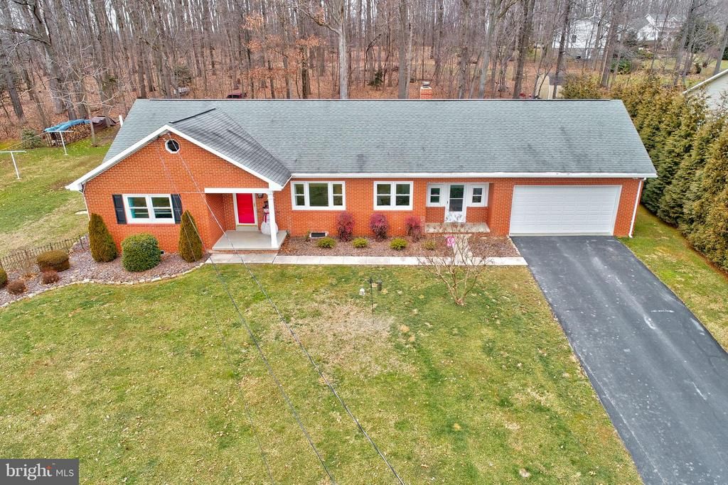 6187 Hoff Rd, Spring Grove, PA 17362 - See Est. Value, Schools & More