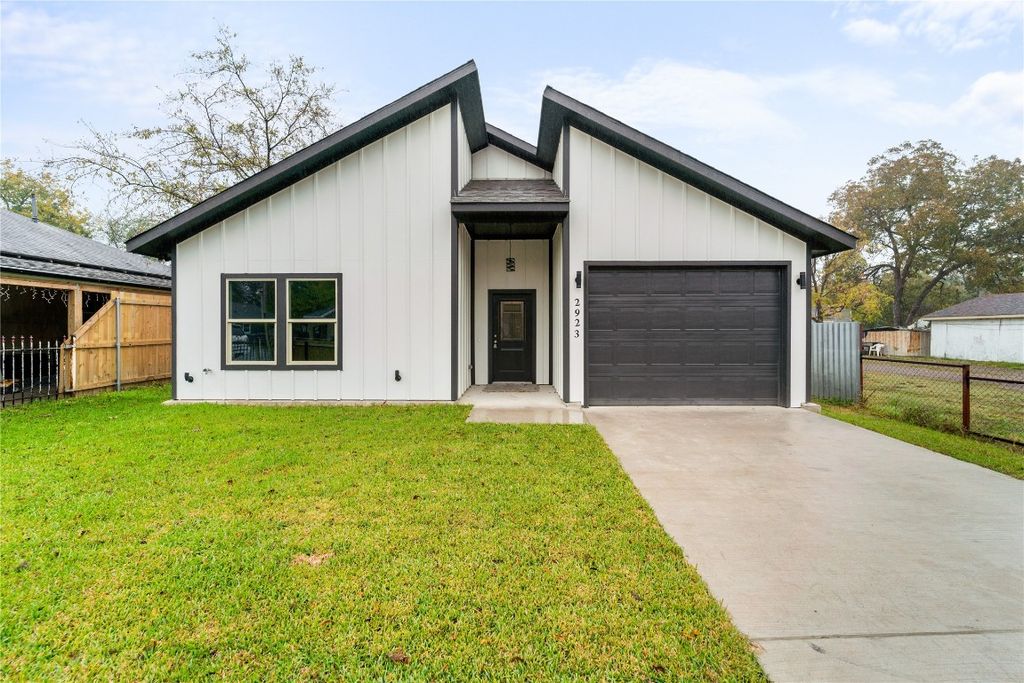 2923 Alabama Ave, Dallas, TX 75216 - See Est. Value, Schools & More