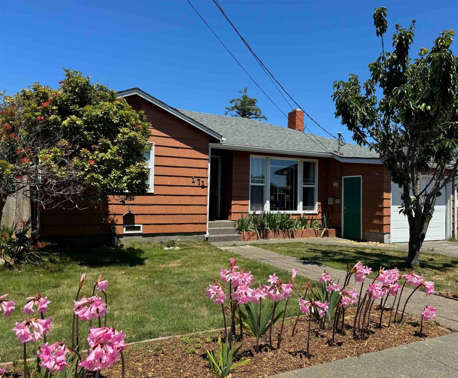 171 E Cooper Ave, Crescent City, CA 95531 - See Est. Value, Schools & More