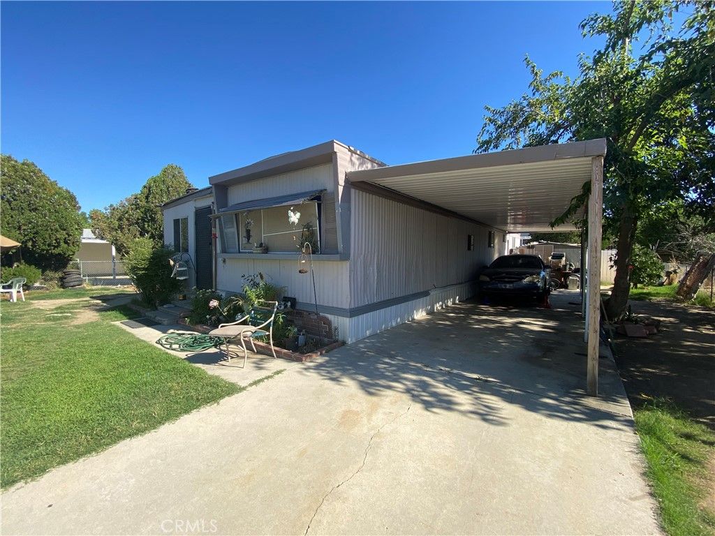 44041 Thomas St, Hemet, CA 92544 - See Est. Value, Schools & More