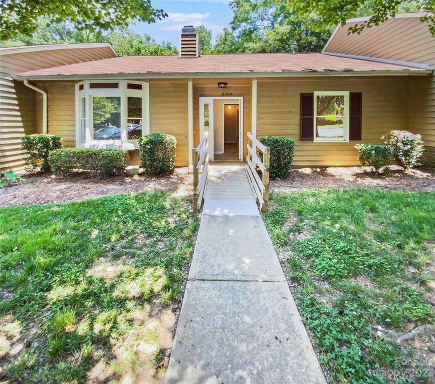 8304 Summerglen Cres, Charlotte, NC 28227 - See Est. Value, Schools & More
