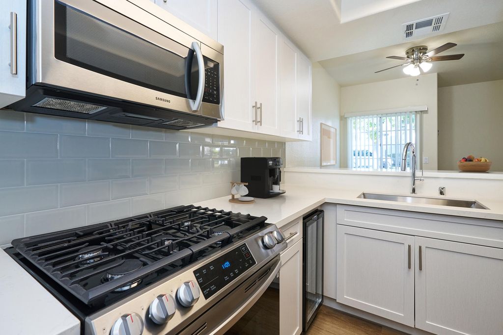 22219 Summit Vue Ln #LB54, Woodland Hills, CA 91367 - See Est. Value ...