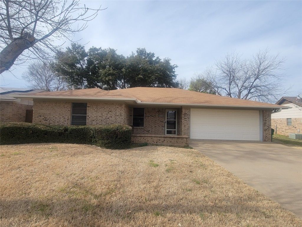 1416 Green St, Graham, TX 76450 - See Est. Value, Schools & More