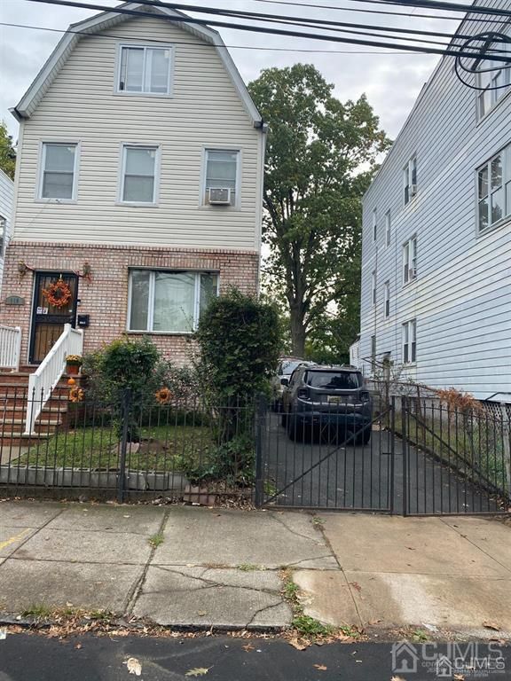 110 S Devine St, Newark, NJ 07106 - See Est. Value, Schools & More