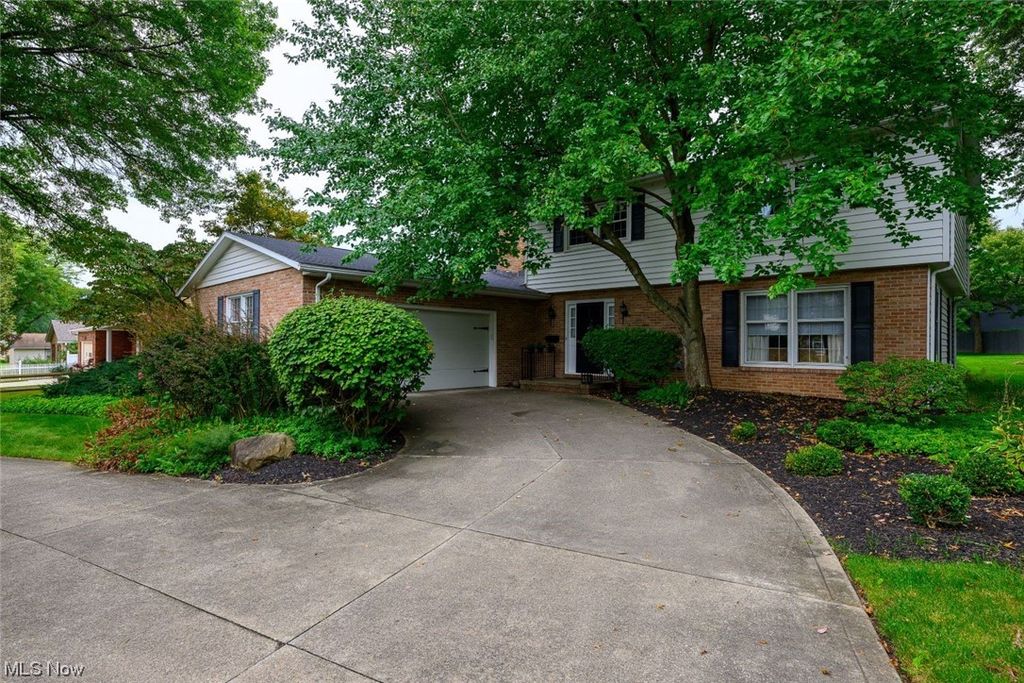 4665 Beverly Ave NE, Canton, OH 44714 - See Est. Value, Schools & More