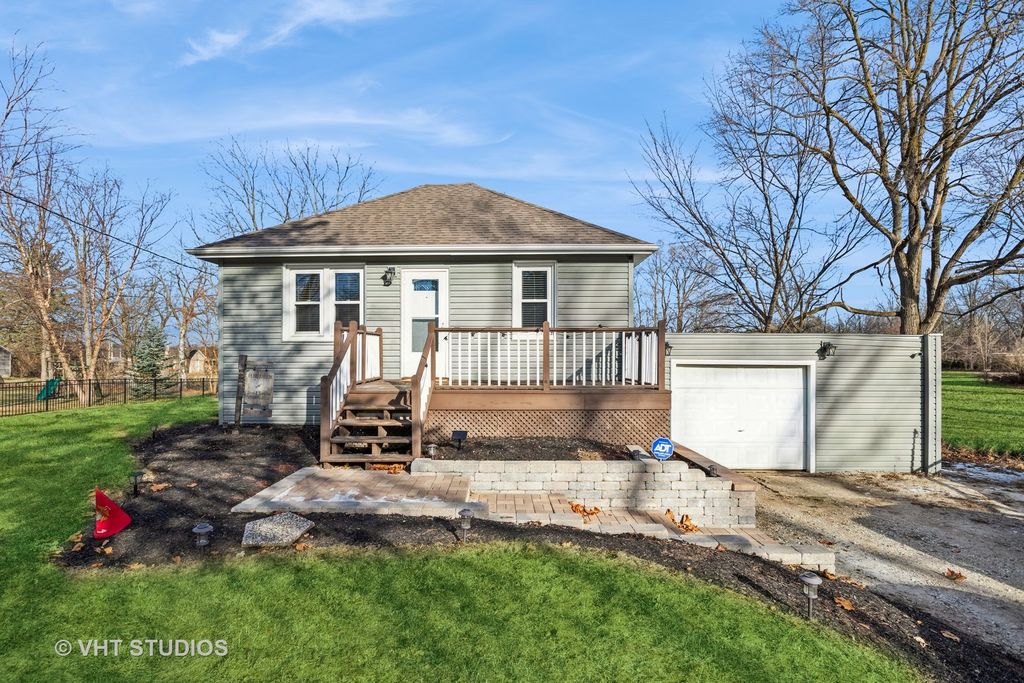 11802 Country Club Rd, Woodstock, IL 60098 - See Est. Value, Schools & More