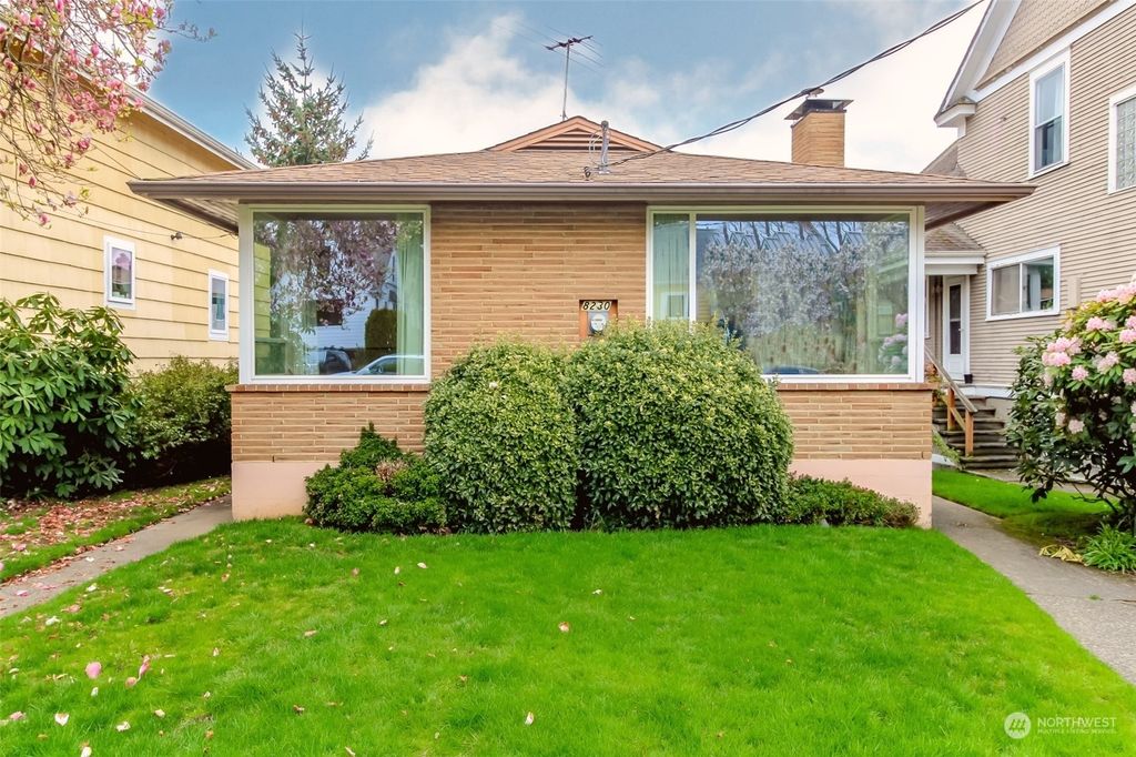 8230 Ashworth Avenue N, Seattle, WA 98103 - See Est. Value, Schools & More