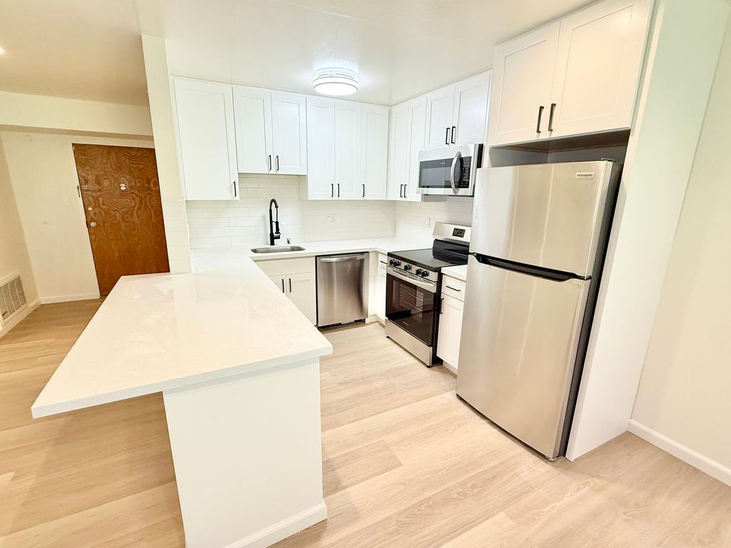 470 Warren Dr #304, San Francisco, CA 94131 - See Est. Value, Schools ...