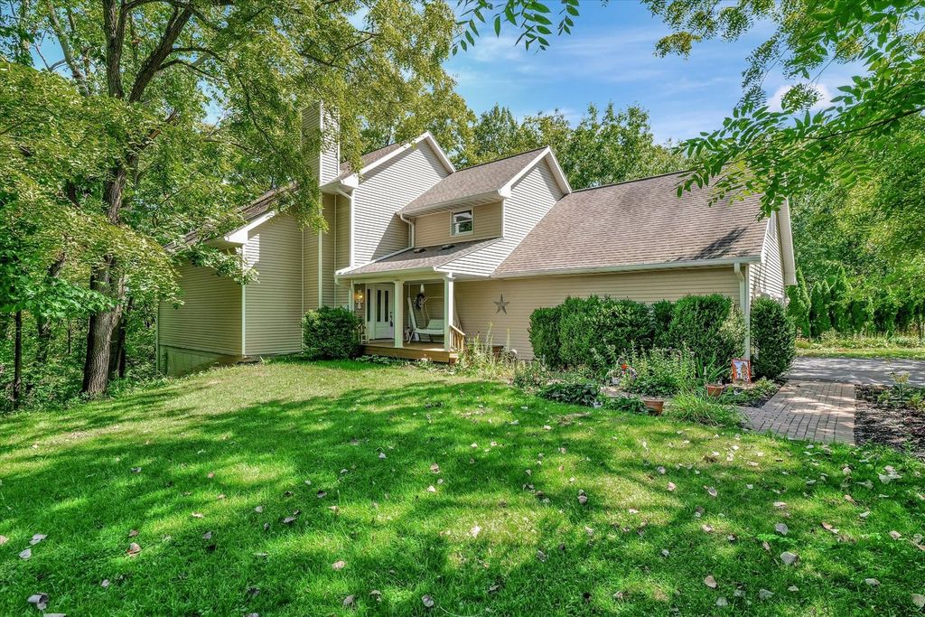 1863 Bucks Pond Rd, Monticello, IL 61856 - See Est. Value, Schools & More