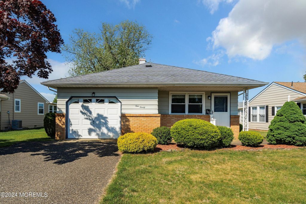 120 Barbados Drive S, Toms River, NJ 08757 - See Est. Value, Schools & More