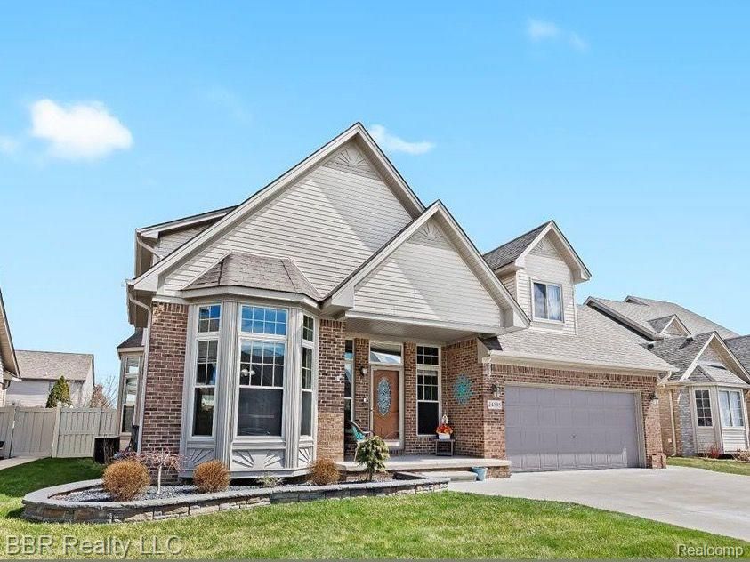 24585 Helene Dr, Brownstown, MI 48183 - See Est. Value, Schools & More