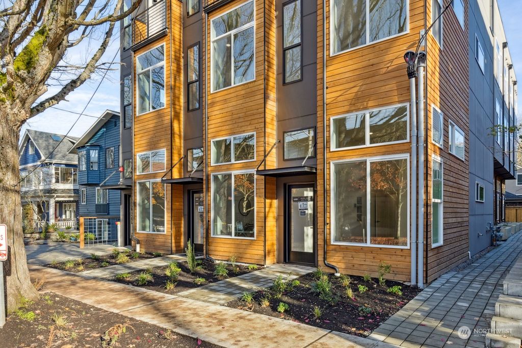1108 33rd Avenue UNIT B, Seattle, WA 98122 | MLS# 2216028 | Trulia