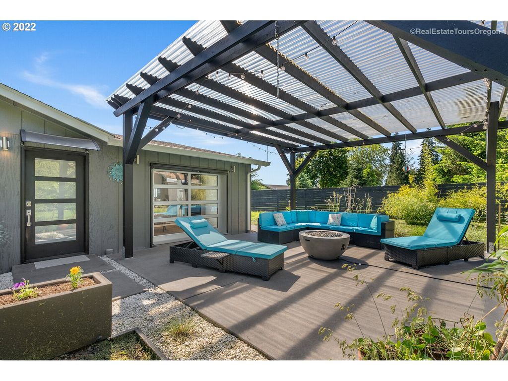 2030 SW 331st Ave, Hillsboro, OR 97123 - See Est. Value, Schools & More