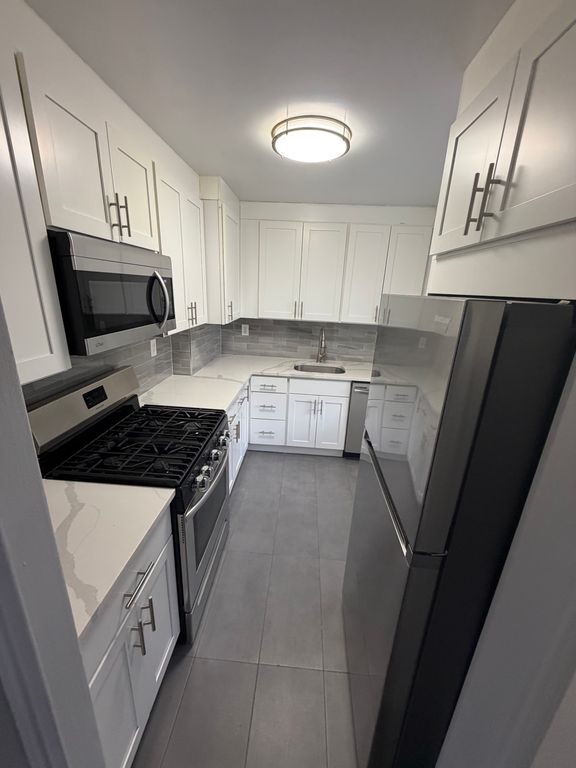 196-05 65th Cres #2, Fresh Meadows, NY 11365 - See Est. Value, Schools ...