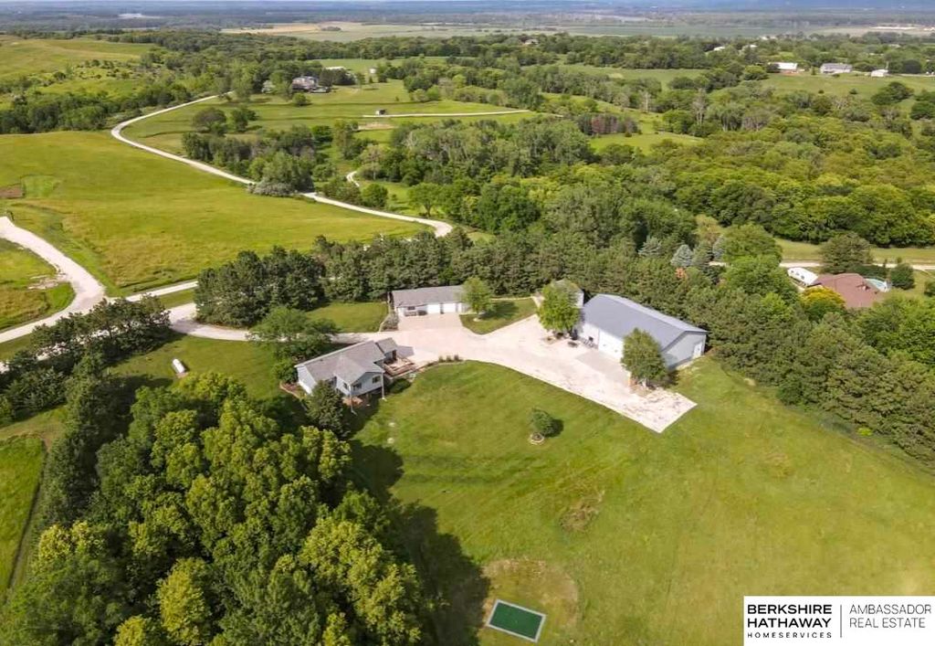 8317 Highview Ln, Fort Calhoun, NE 68023 | Trulia