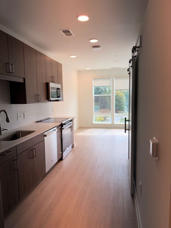 1351 E Woodlawn Rd #101, Charlotte, NC 28209 | Trulia