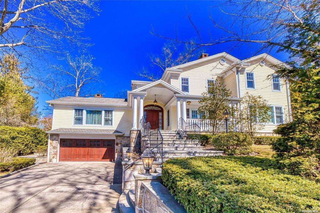 33 Gateway Drive, Great Neck, NY 11021 | Trulia