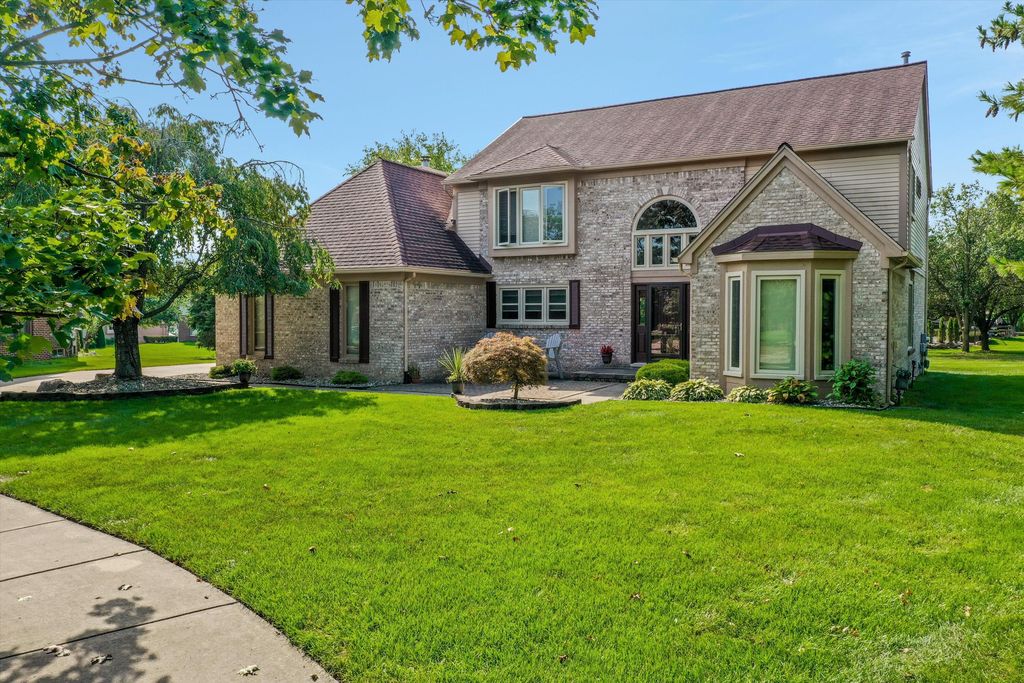 48173 Covington Ct, Canton, MI 48187 - See Est. Value, Schools & More