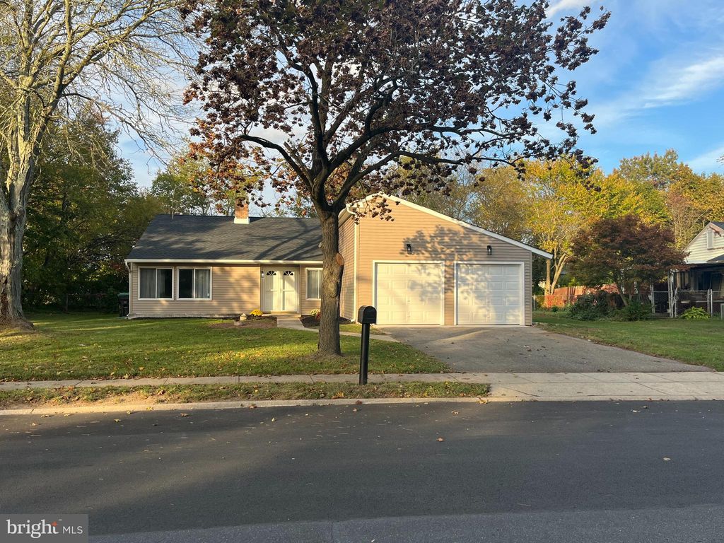 20 Pershing Ln, Sicklerville, NJ 08081 - See Est. Value, Schools & More